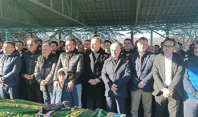 Kutluca’nın cenazesi toprağa verildi! Eski Şanlıurfa Valisi Erin yalnız ...